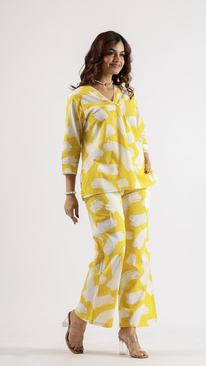 Women's Yellow Pure Cotton Printed V-Neck Cord Set – Trendia