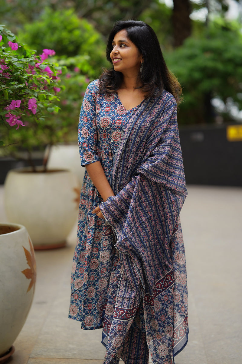 Women's Blue Viscose Flower Print Anarkali Set – Trendia