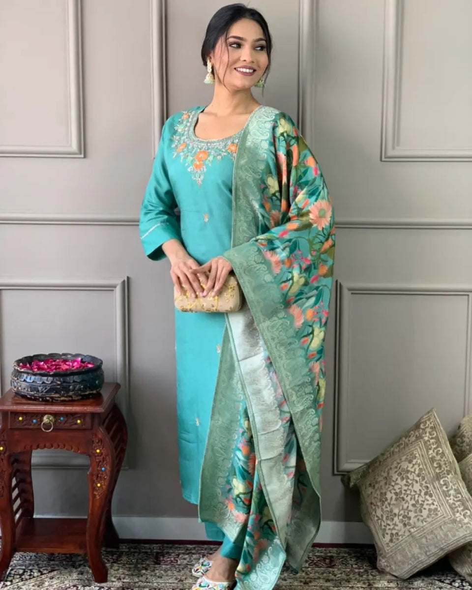 Women's Sky Blue Silk Blend Embroidery Kurta Set – Trendia
