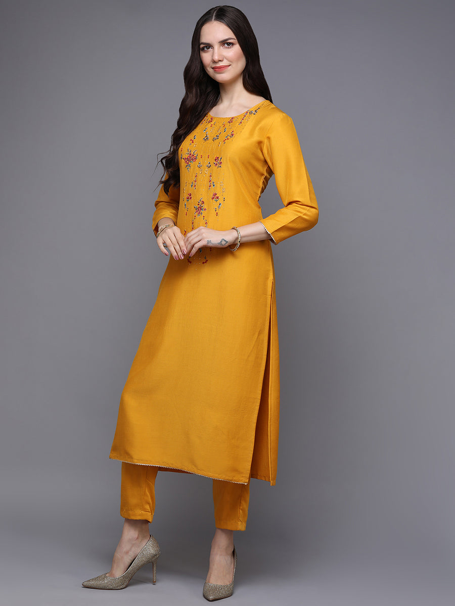 Women's Silk Blend Yellow Embroidered Regular Fit Kurta - Ahika – Trendia